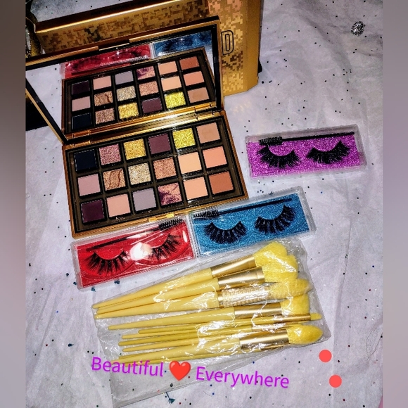 HUDA BEAUTY | Makeup | Copy Huda Beauty Eyeshadow Pallet | Poshmark